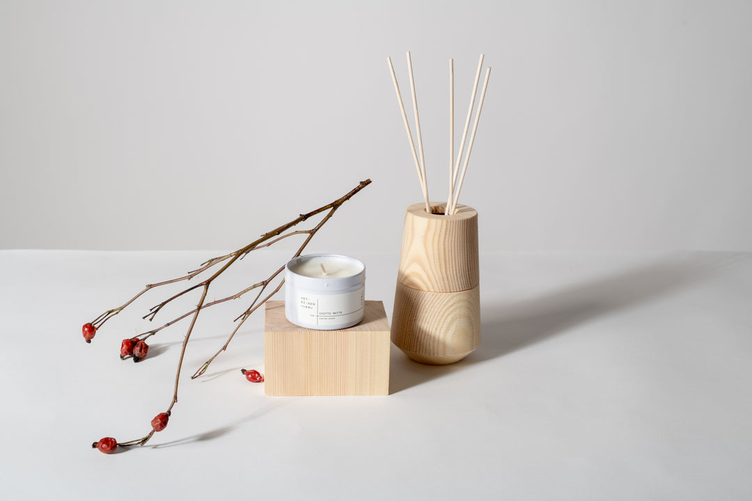 pine diffusers and candles – Hetkinen