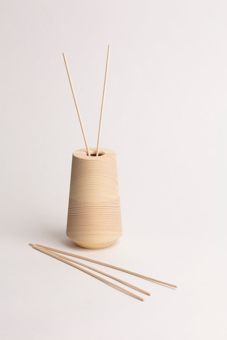 pine diffuser vessel + hiljaisuus fragrance 100ml – Hetkinen