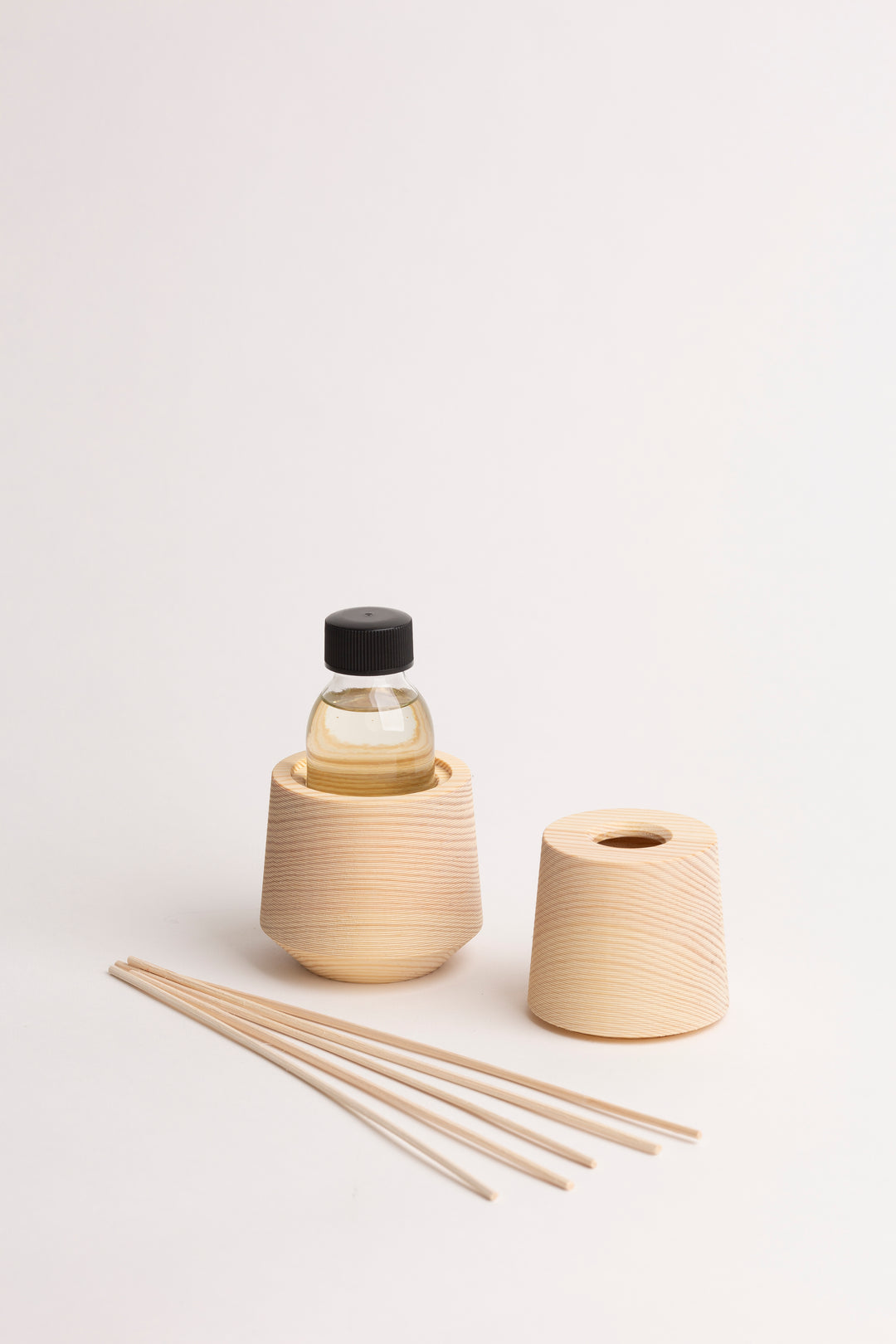 pine diffuser vessel + hiljaisuus fragrance 100ml – Hetkinen